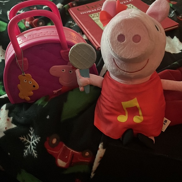 Peppa Pig | Toys | Peppa Pig Oinkalong And Sings And Hard Plastic Peppa ...